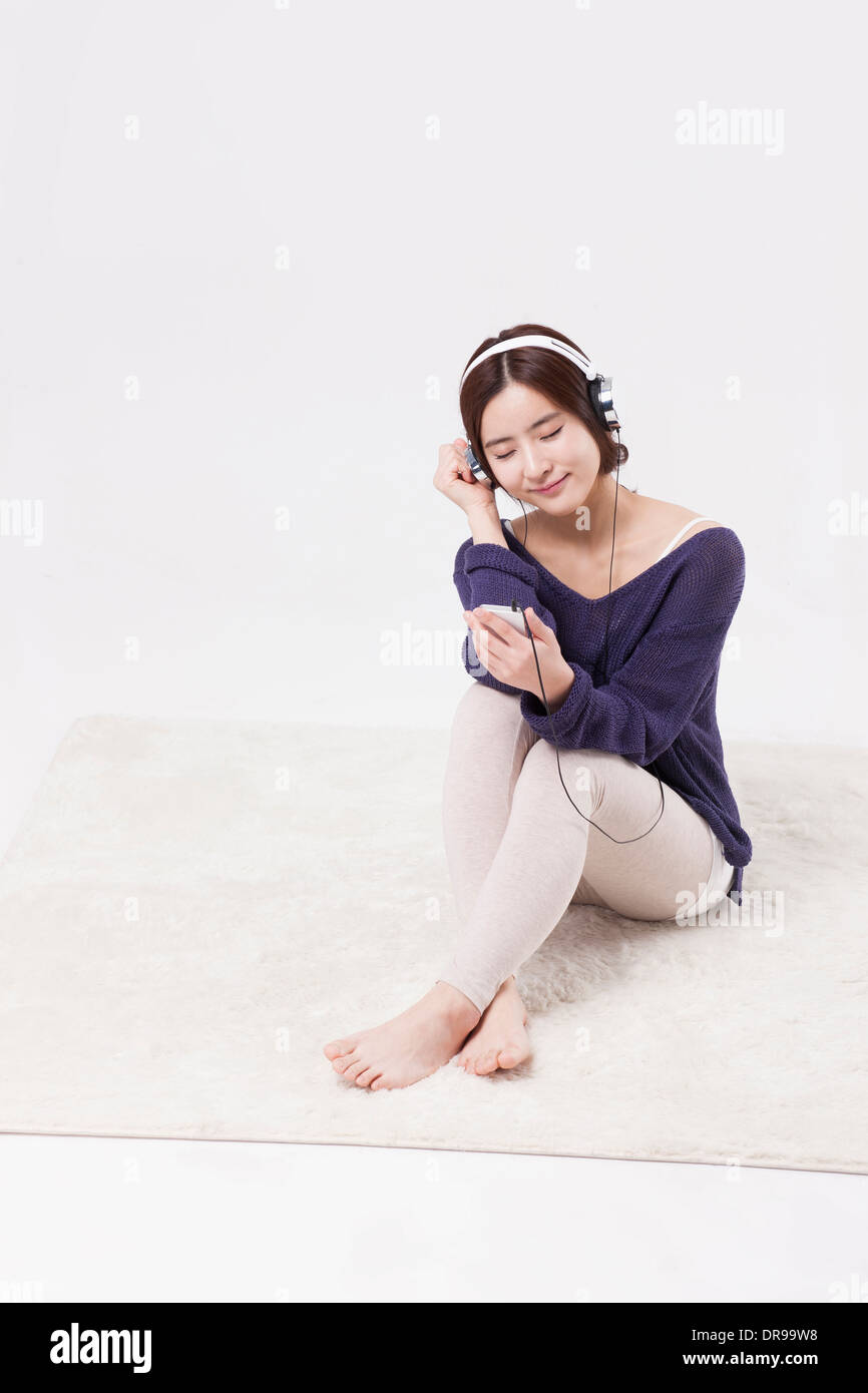 Carpet woman hi-res stock photography and images - Alamy