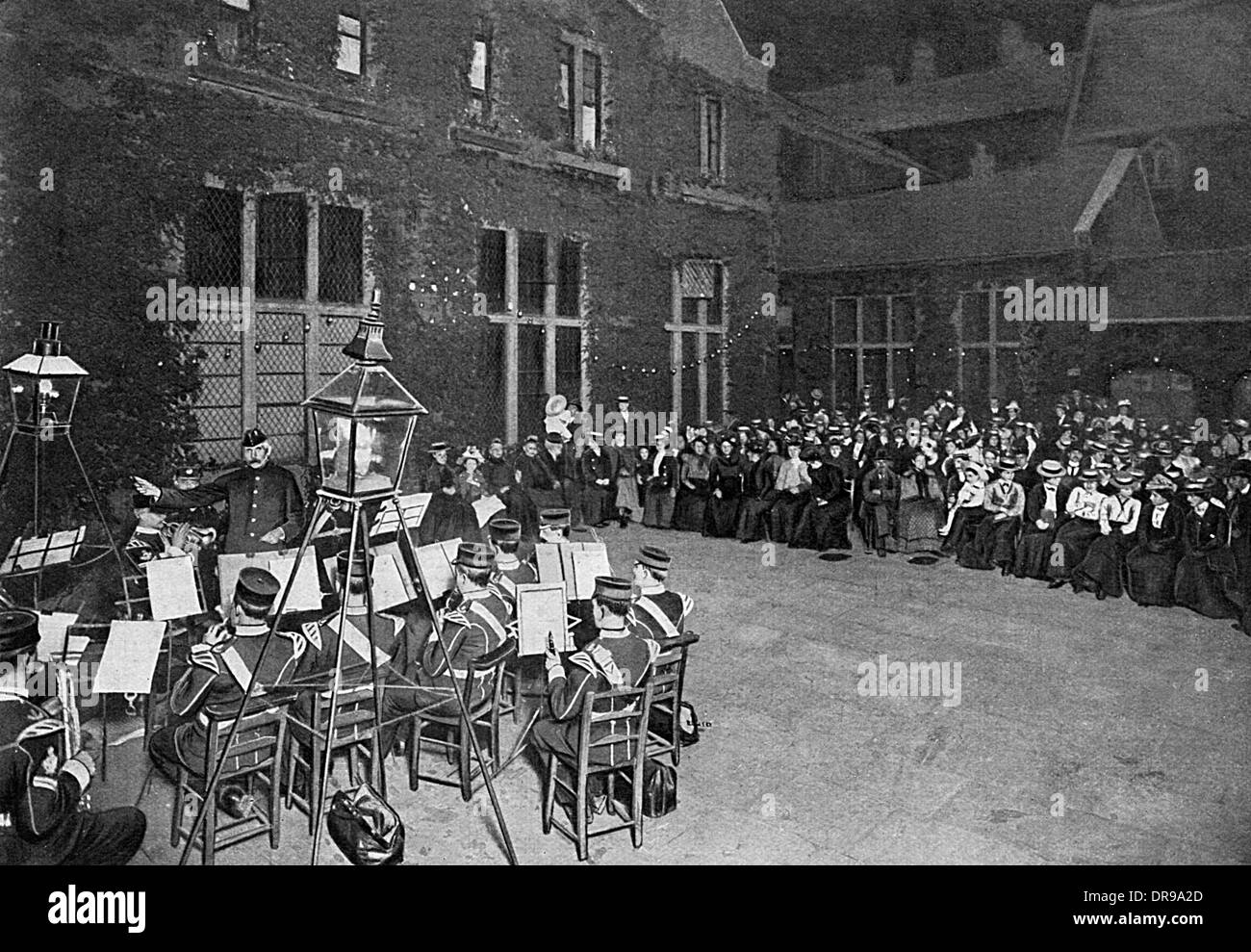 Toynbee hall hi-res stock photography and images - Alamy