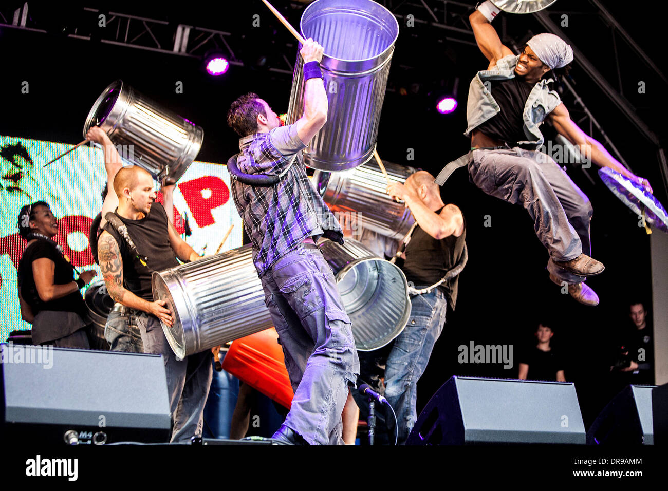 Stomp stage hi-res stock photography and images - Alamy