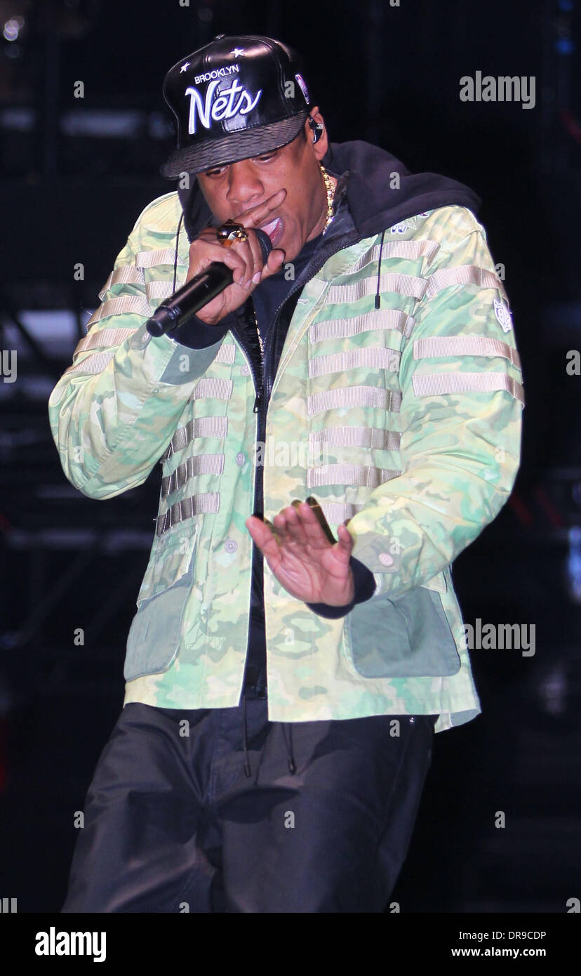 Jay z performing on stage hi-res stock photography and images - Alamy