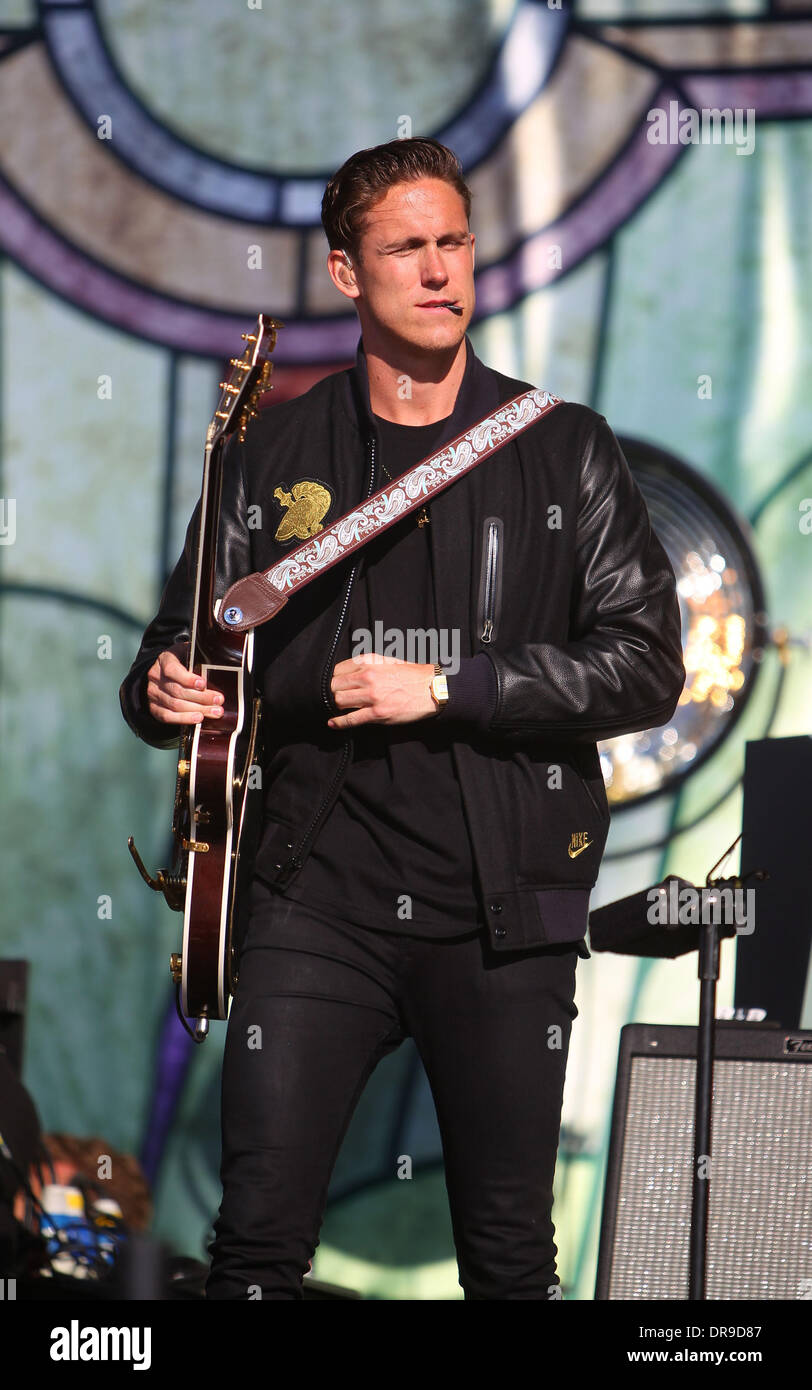 Robert ackroyd hi-res stock photography and images - Alamy