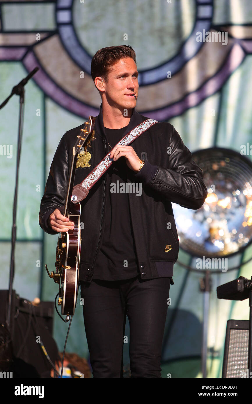 Robert Ackroyd of Florence and the Machine BBC Radio 1's Hackney ...