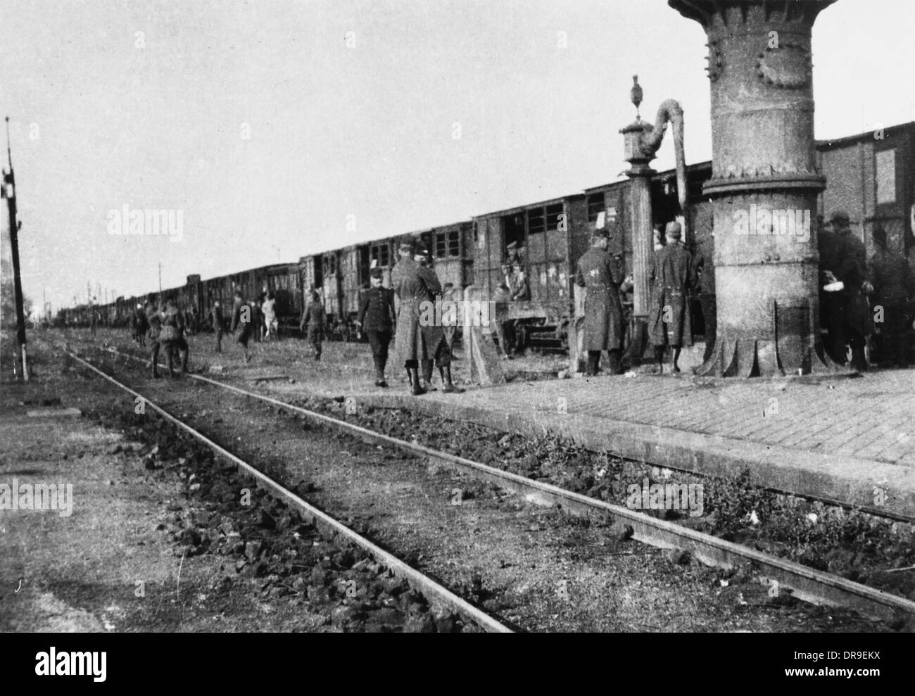 British soldier ww1 train france hi-res stock photography and images ...
