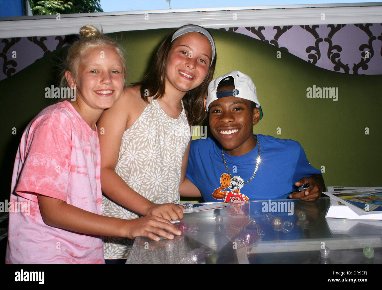 Carlon Jeffery and fans Hollywood Teen Stars Autograph Signing/Meet ...