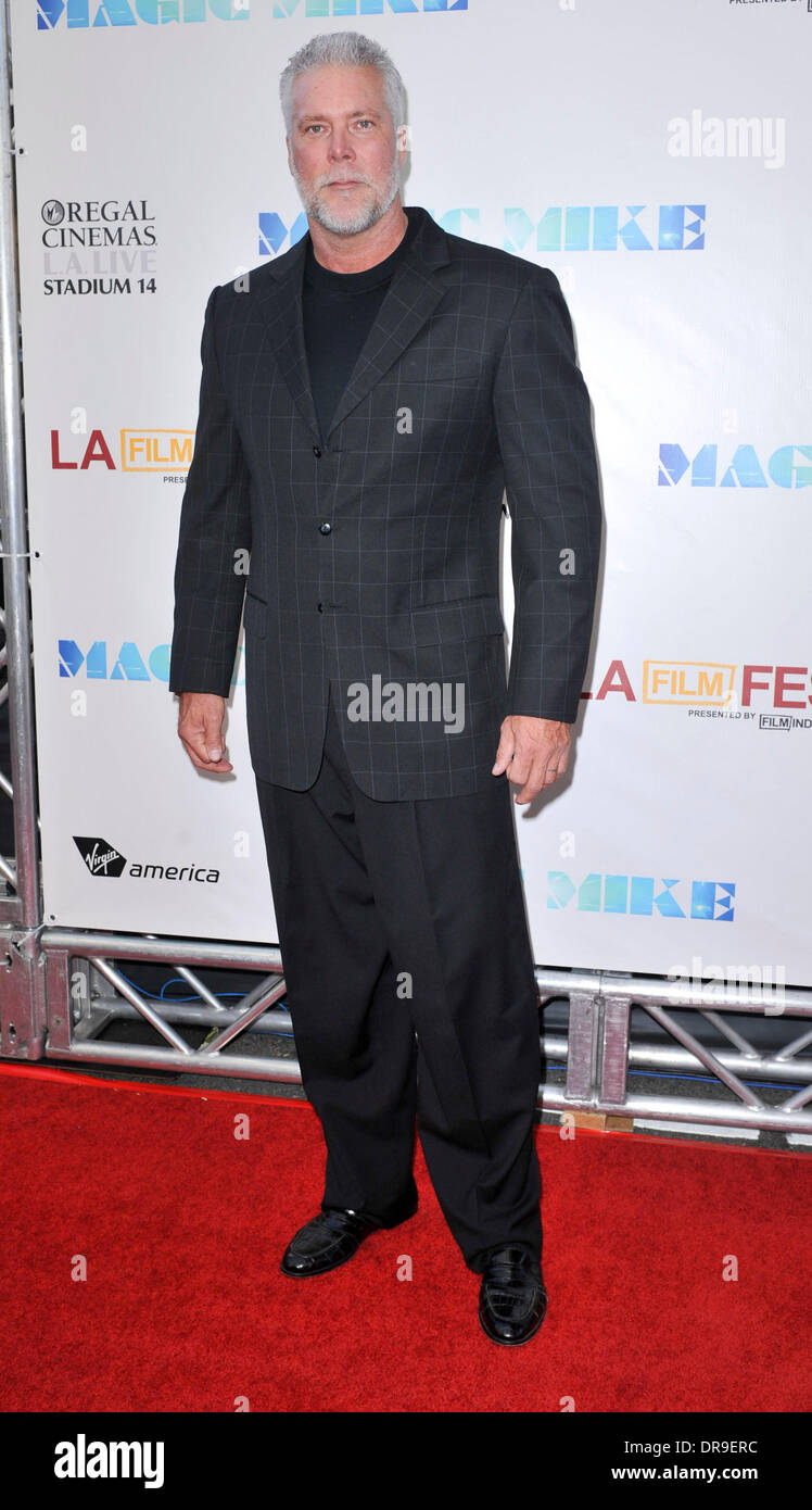 Kevin nash magic mike hi-res stock photography and images - Alamy
