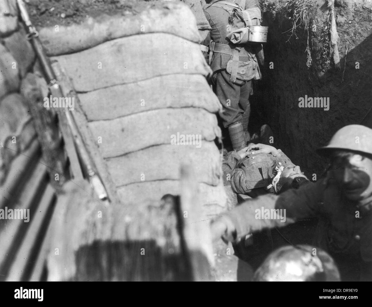 Wounded british soldier wwi hi-res stock photography and images - Alamy
