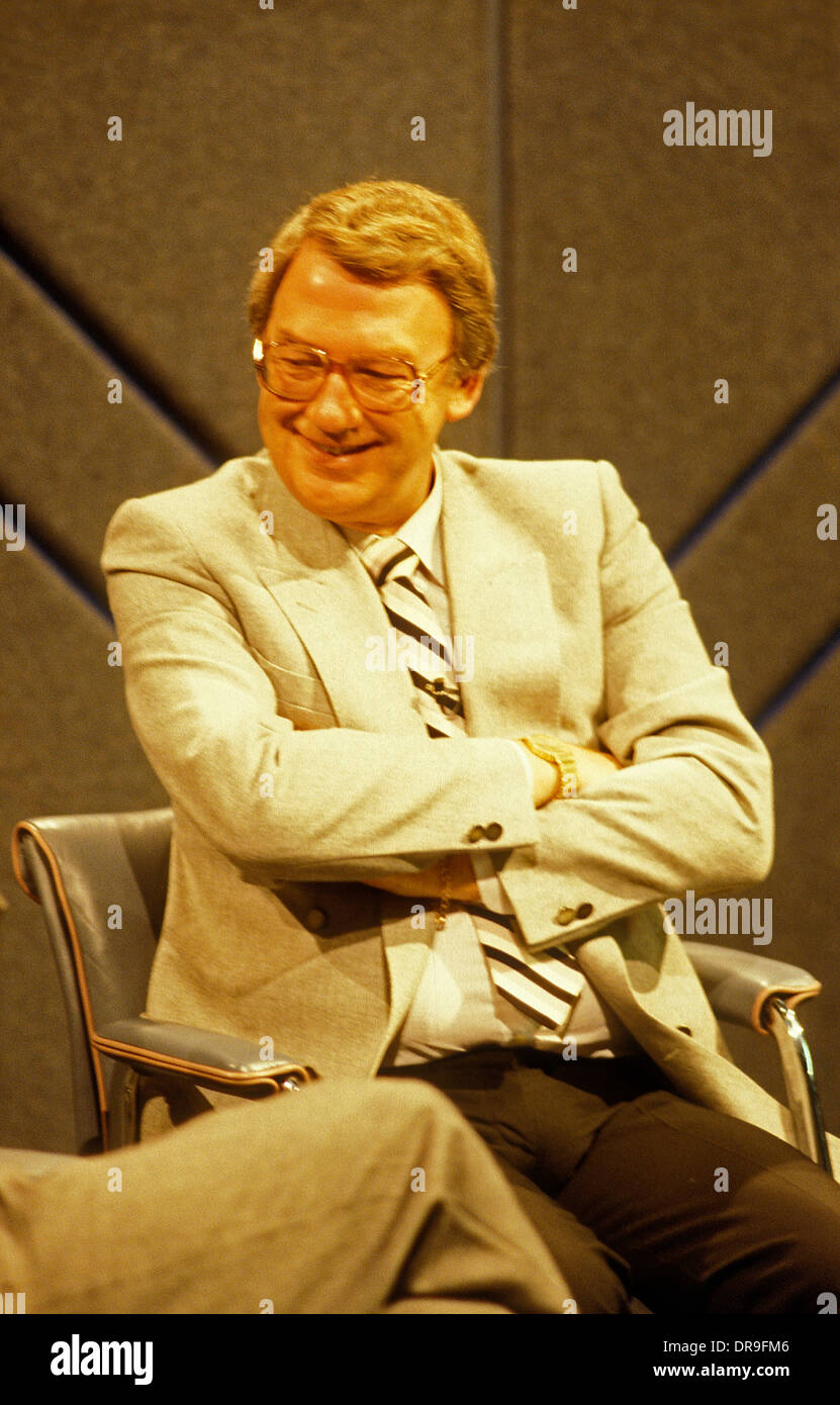 BBc announcer David Vine at The Embassy World Snooker Tournament ...