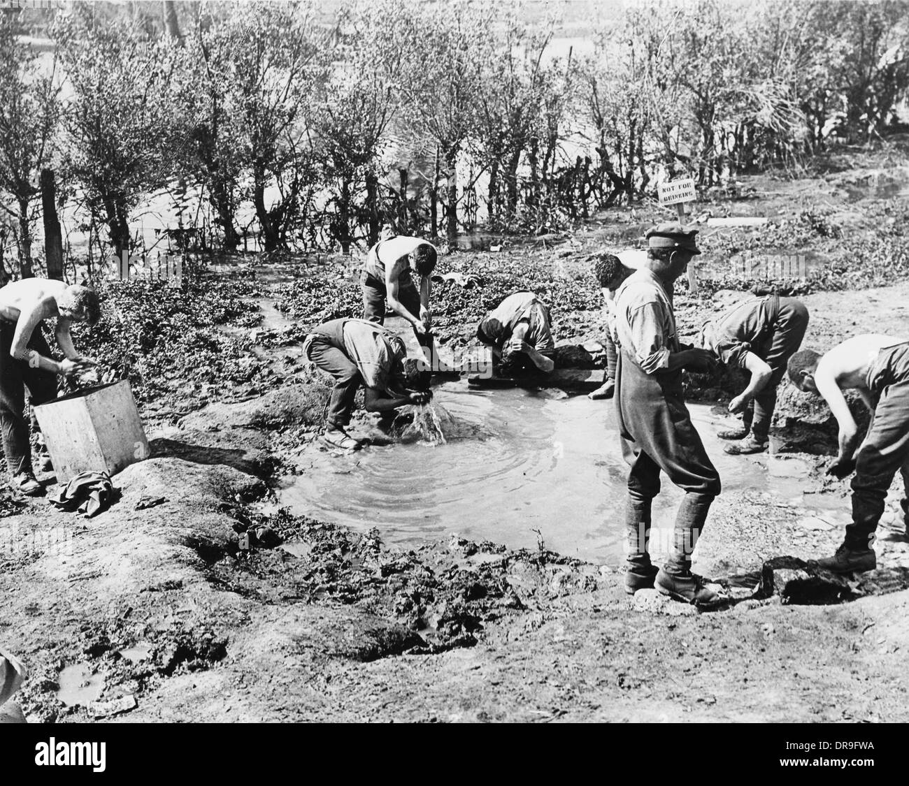 Soldiers washing 1917 Stock Photo - Alamy
