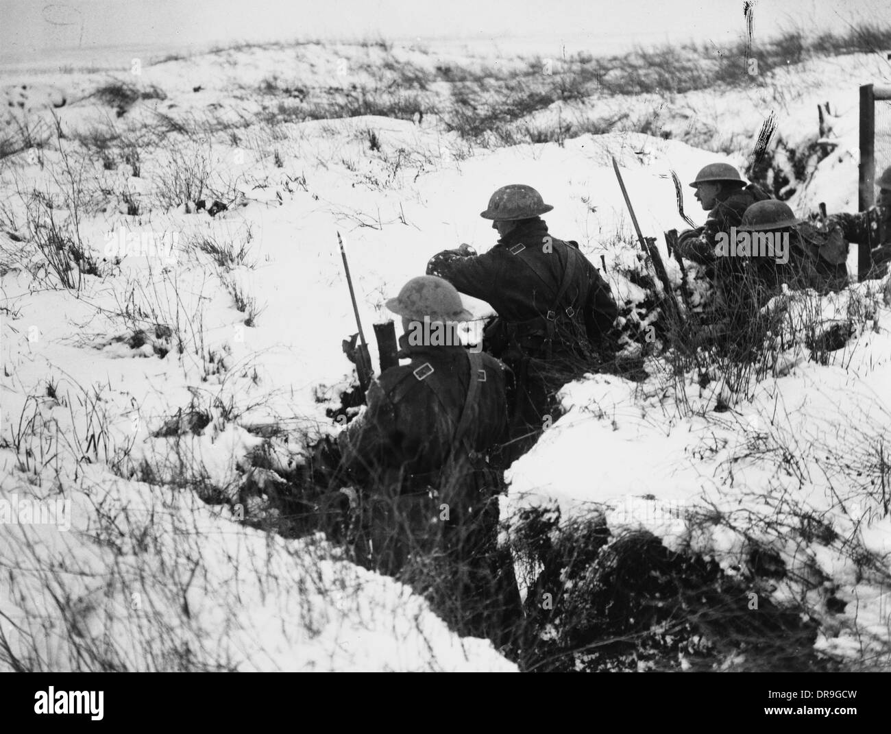 Trench warfare 1917 hi-res stock photography and images - Alamy
