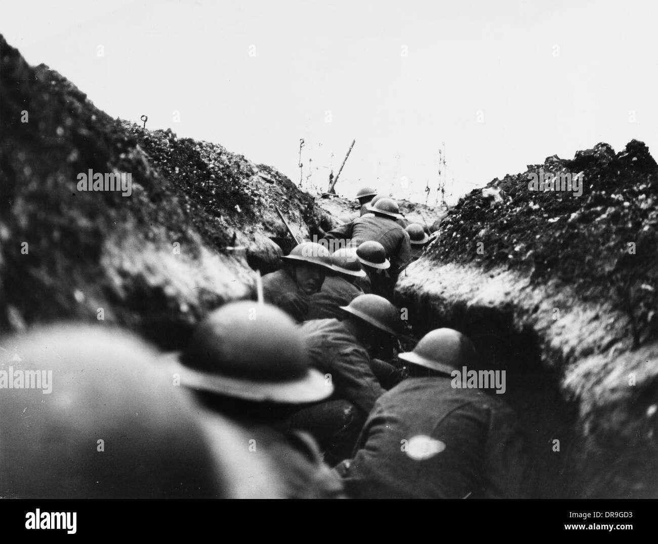 Trench warfare 1917 hi-res stock photography and images - Alamy