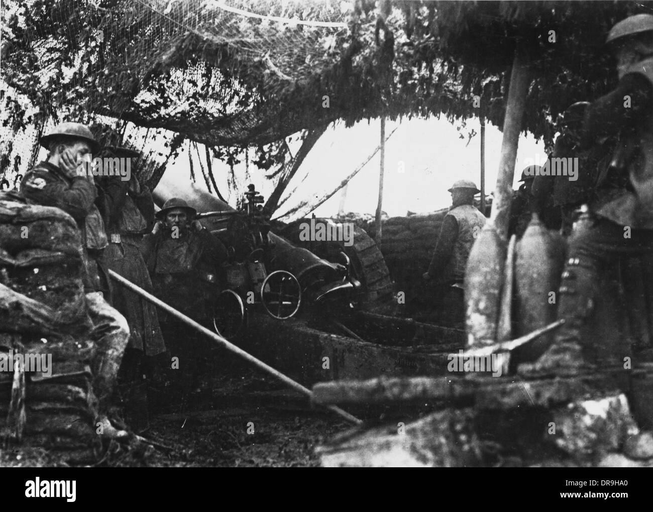 Howitzer guns hi-res stock photography and images - Alamy