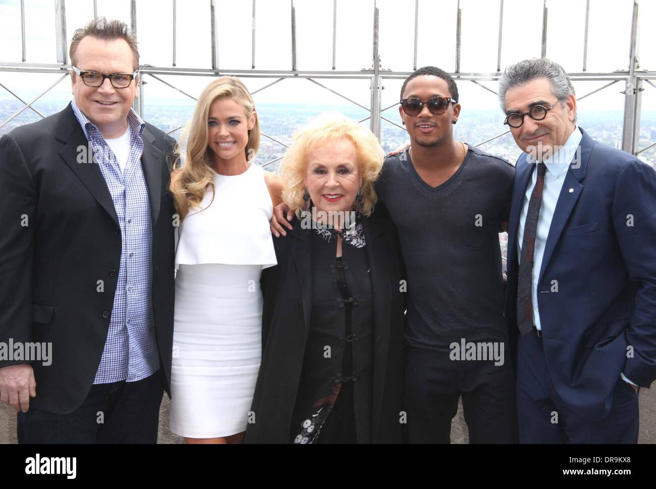 Tom Arnold, Denise Richards, Doris Roberts, Romeo Miller, Eugene Levy ...