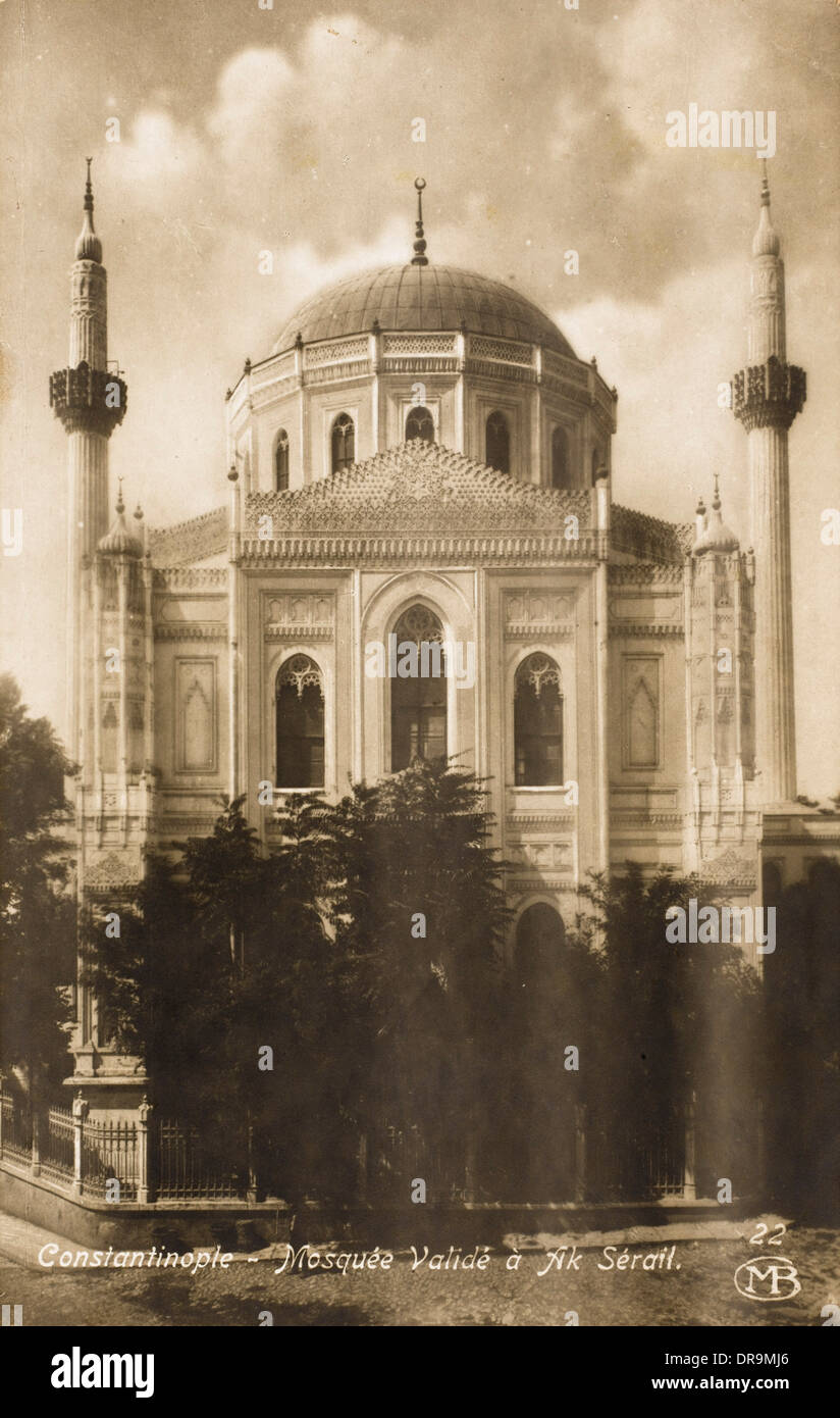 Istanbul, Turkey - Pertevniyal Valide Sultan Mosque Stock Photo - Alamy