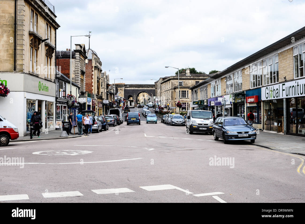 Chippenham town centre wiltshire hi-res stock photography and images ...