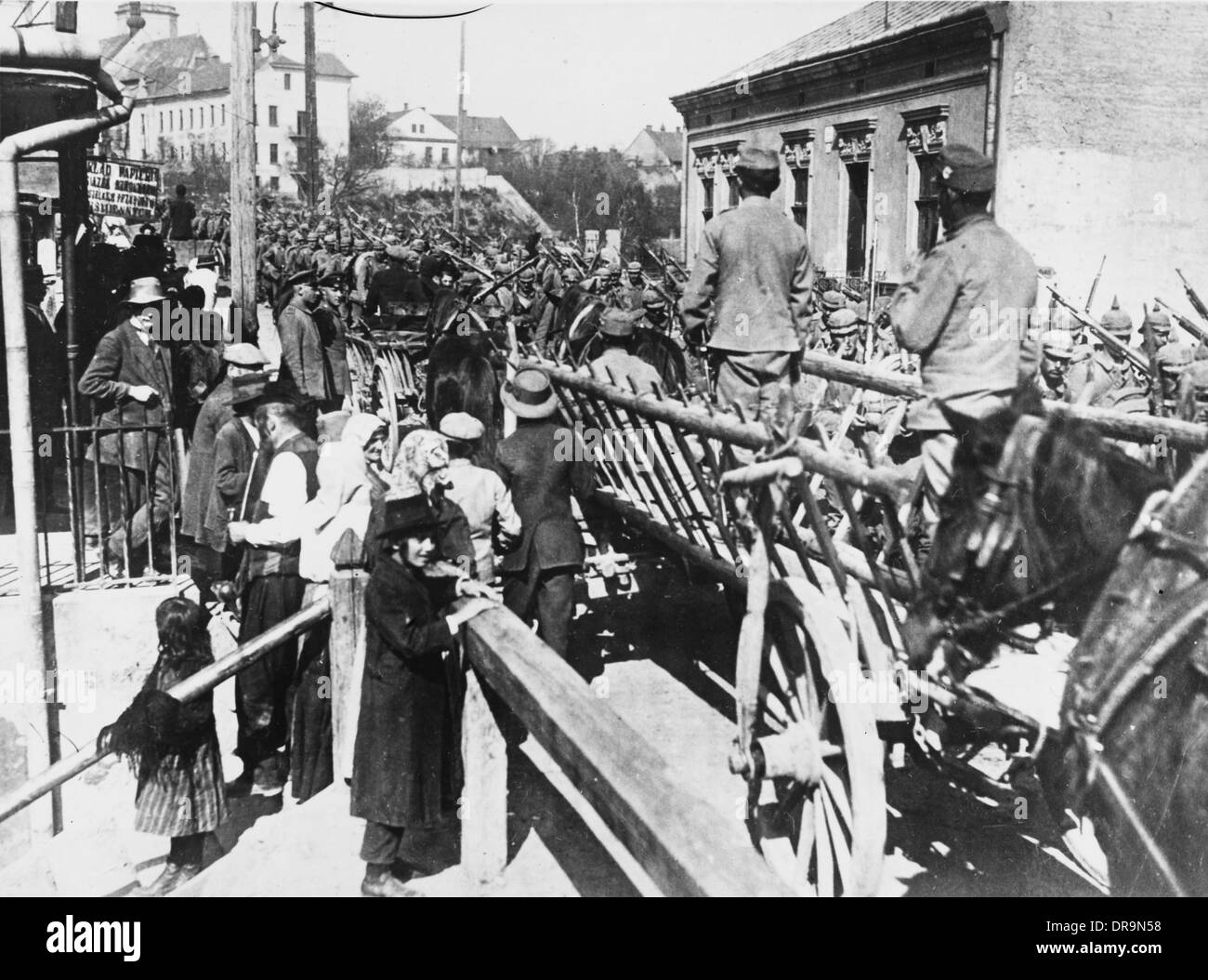 German advance 1915 Stock Photo - Alamy