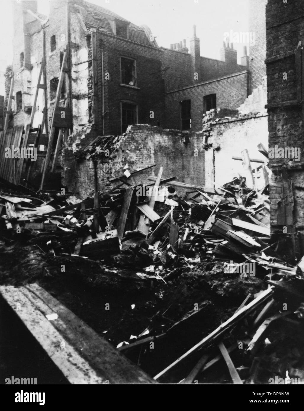 Wwi air raid Black and White Stock Photos & Images - Alamy