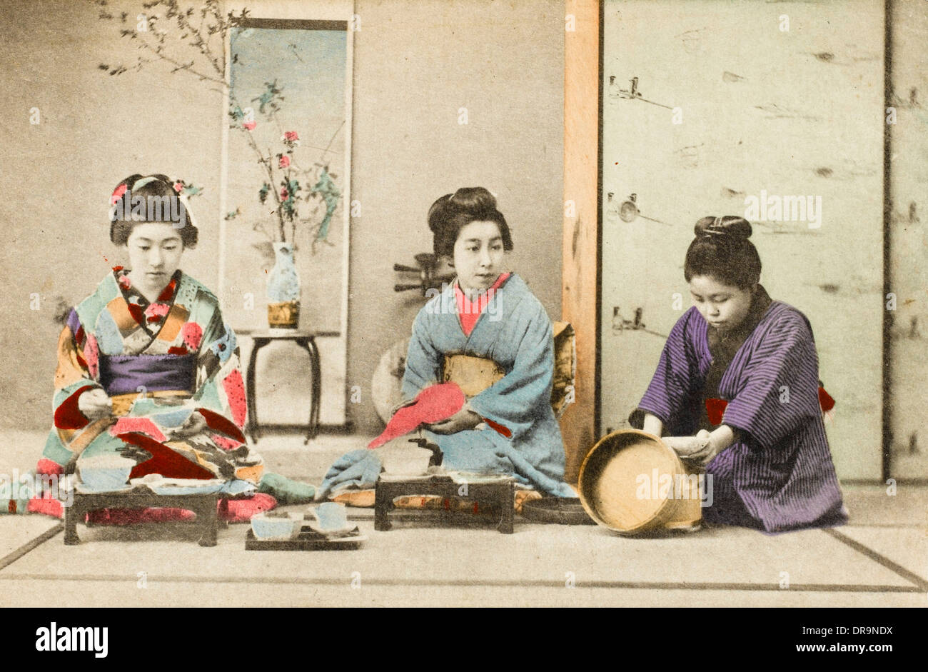 Eating traditional japanese food kimono hi-res stock photography and ...