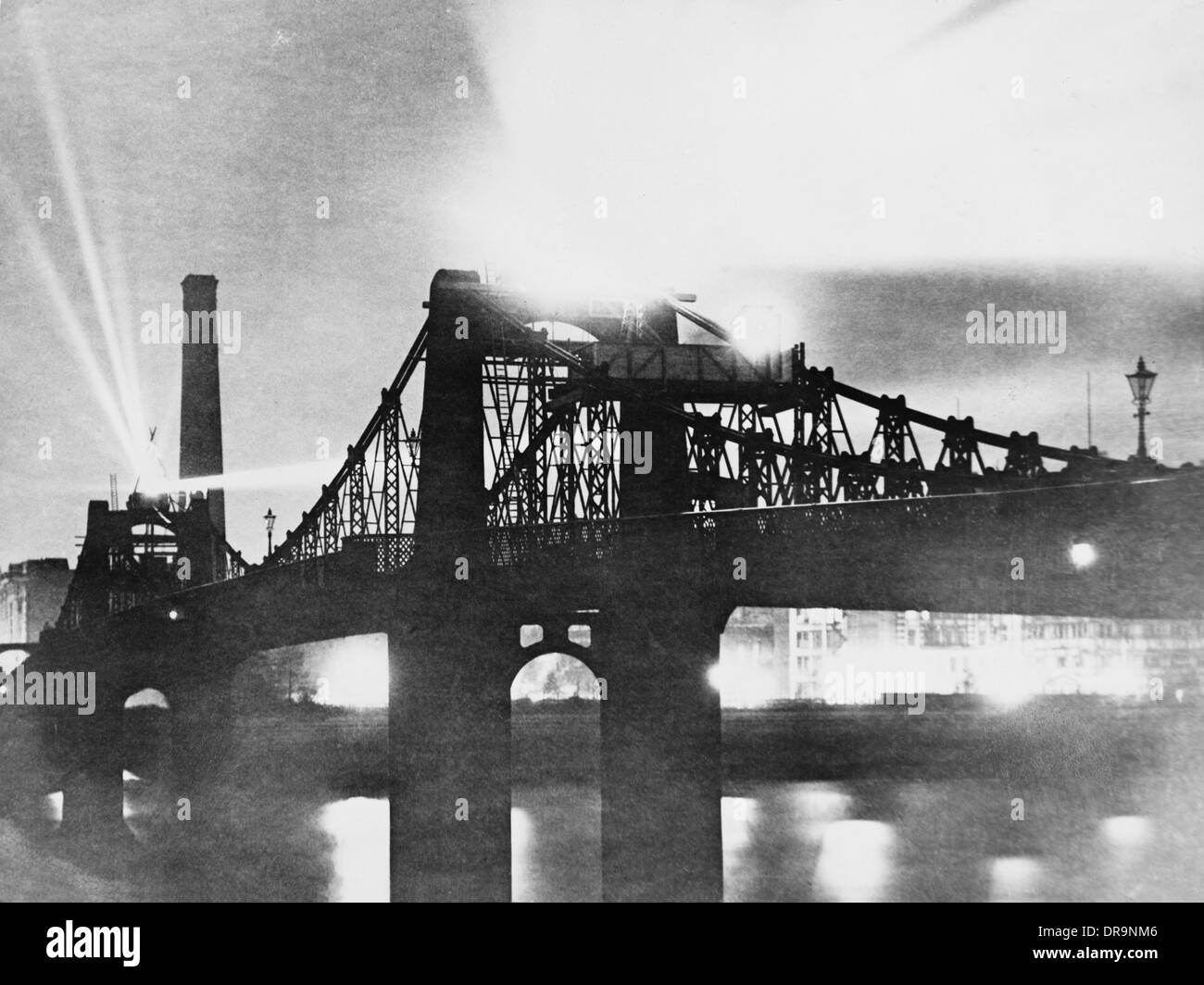 World war searchlight hi-res stock photography and images - Alamy