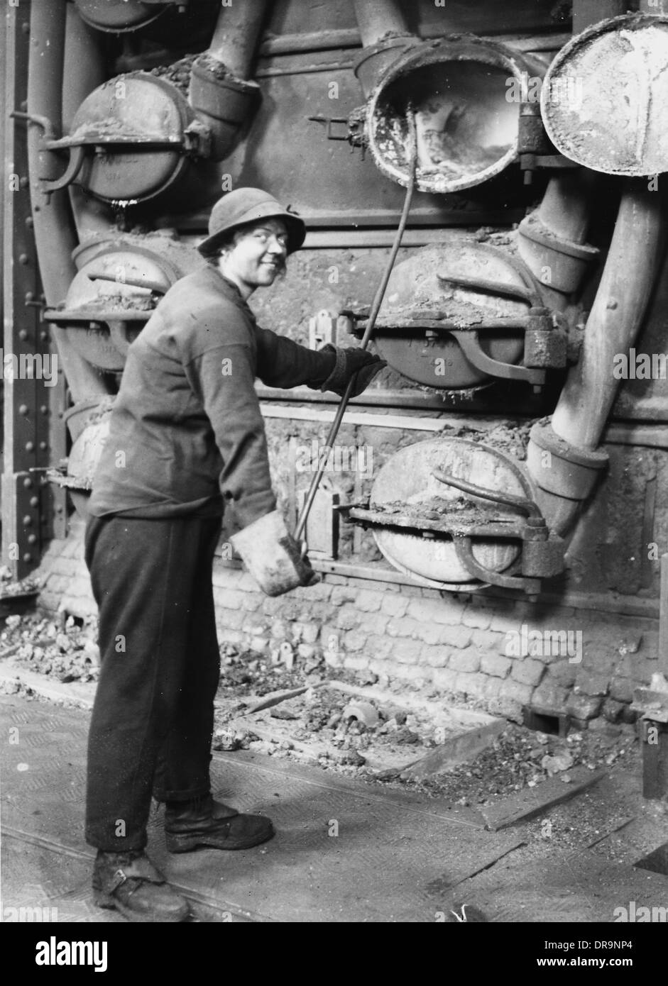 Women works war Black and White Stock Photos & Images - Alamy