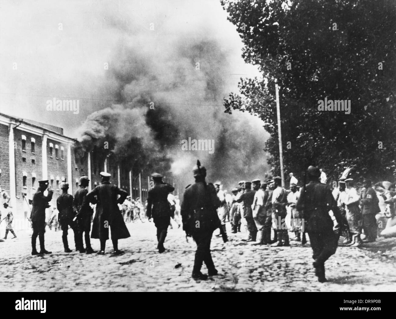 Buildings on fire Black and White Stock Photos & Images - Alamy