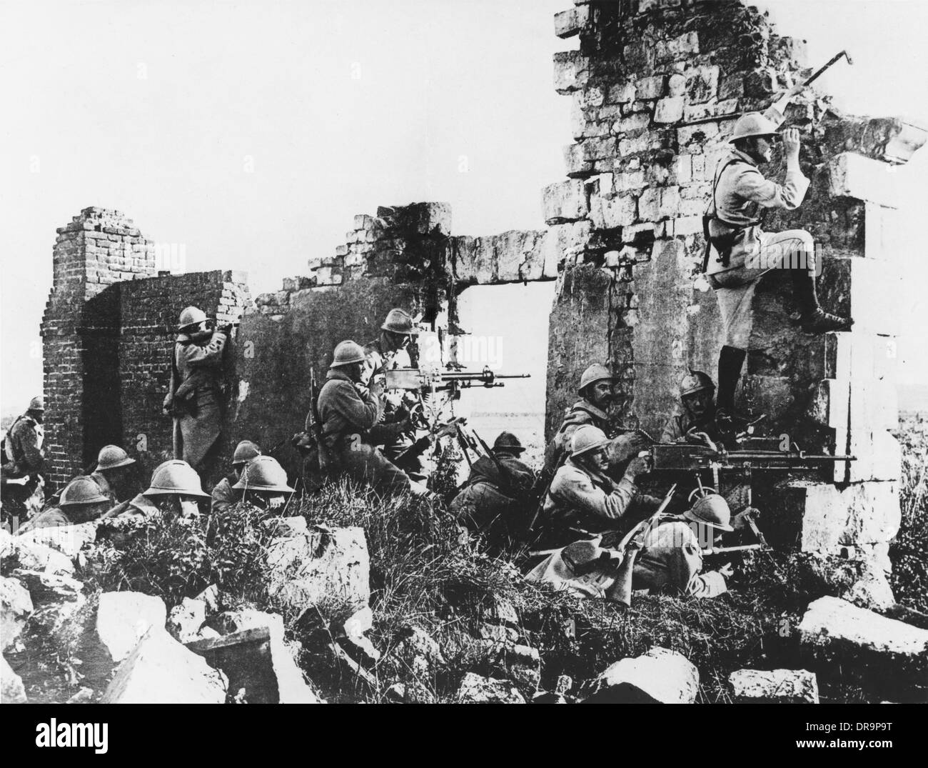 French soldiers machine gun hi-res stock photography and images - Alamy