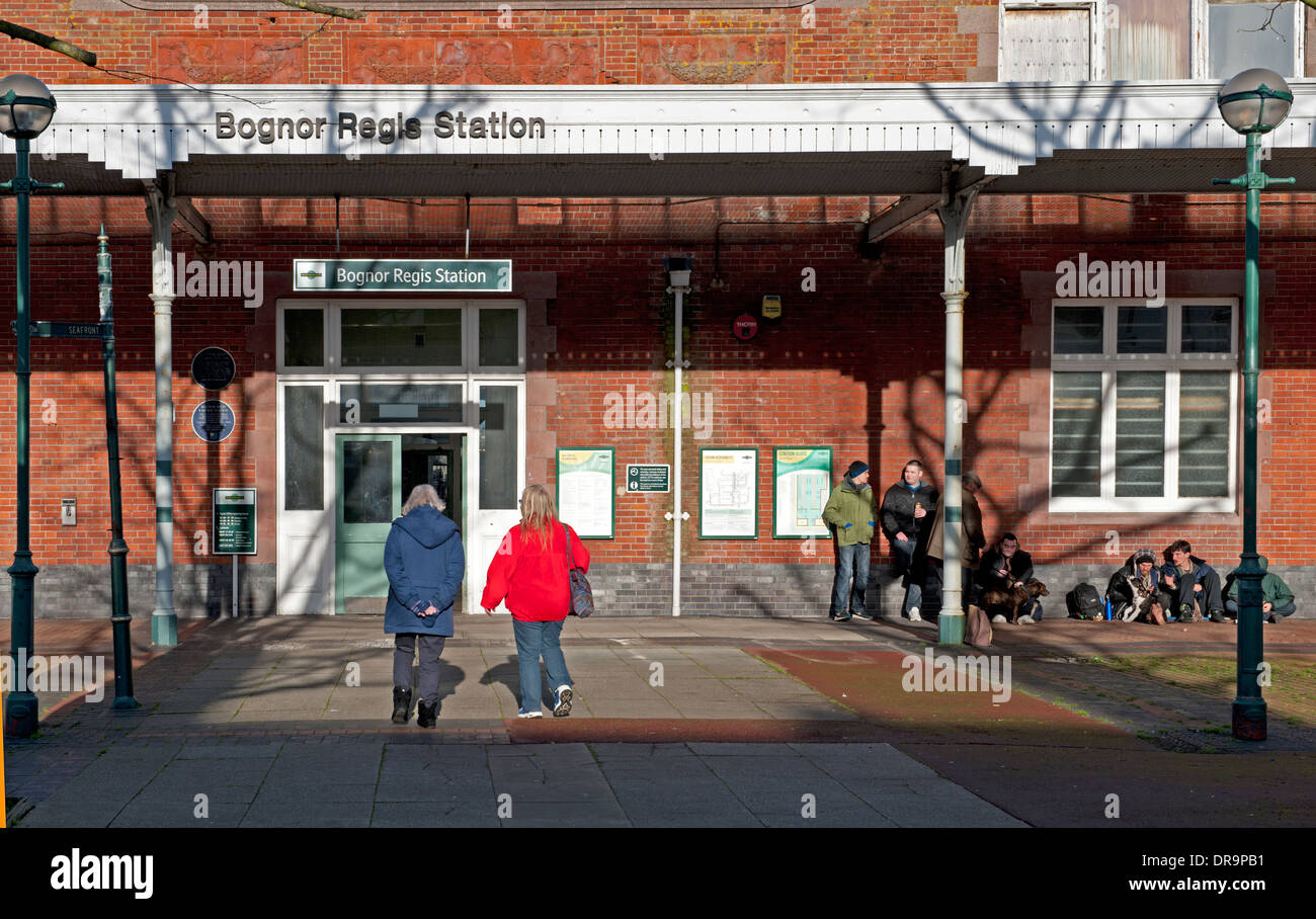 Train to bognor regis hi-res stock photography and images - Alamy