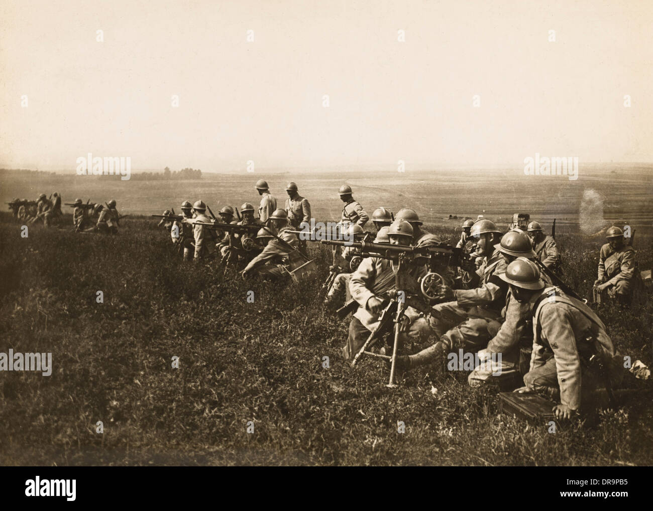French soldiers machine gun hi-res stock photography and images - Alamy