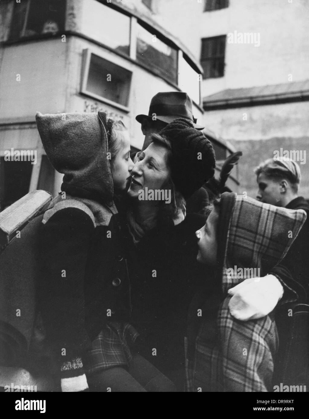 World war two evacuees hi-res stock photography and images - Alamy