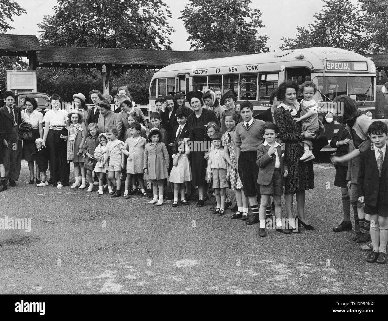 World war two children evacuees 1939 hi-res stock photography and ...