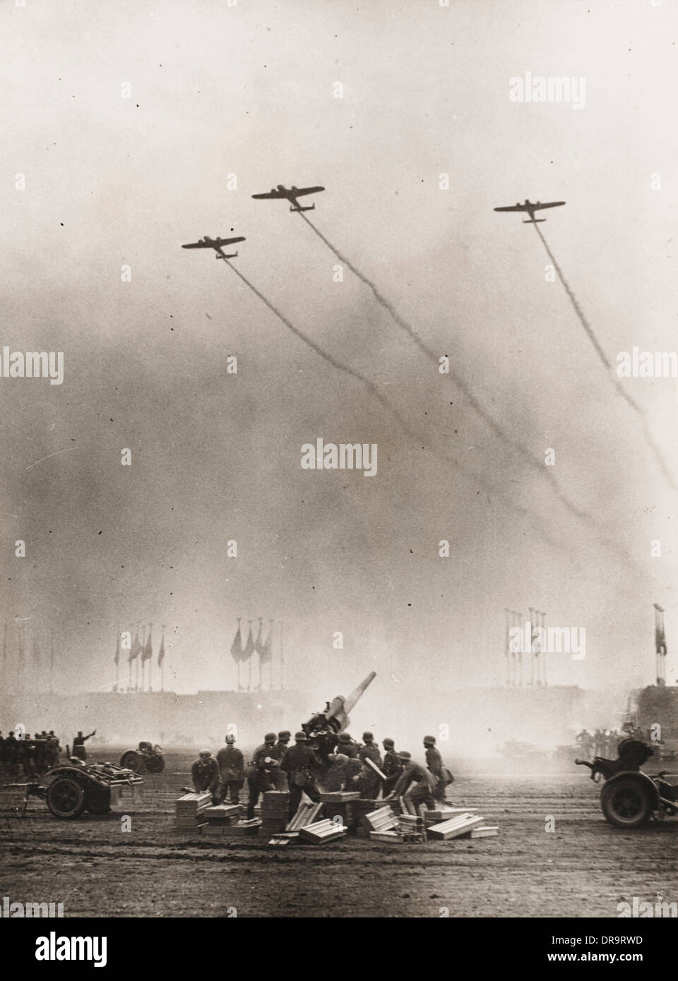 Ww2 german field artillery hi-res stock photography and images - Alamy