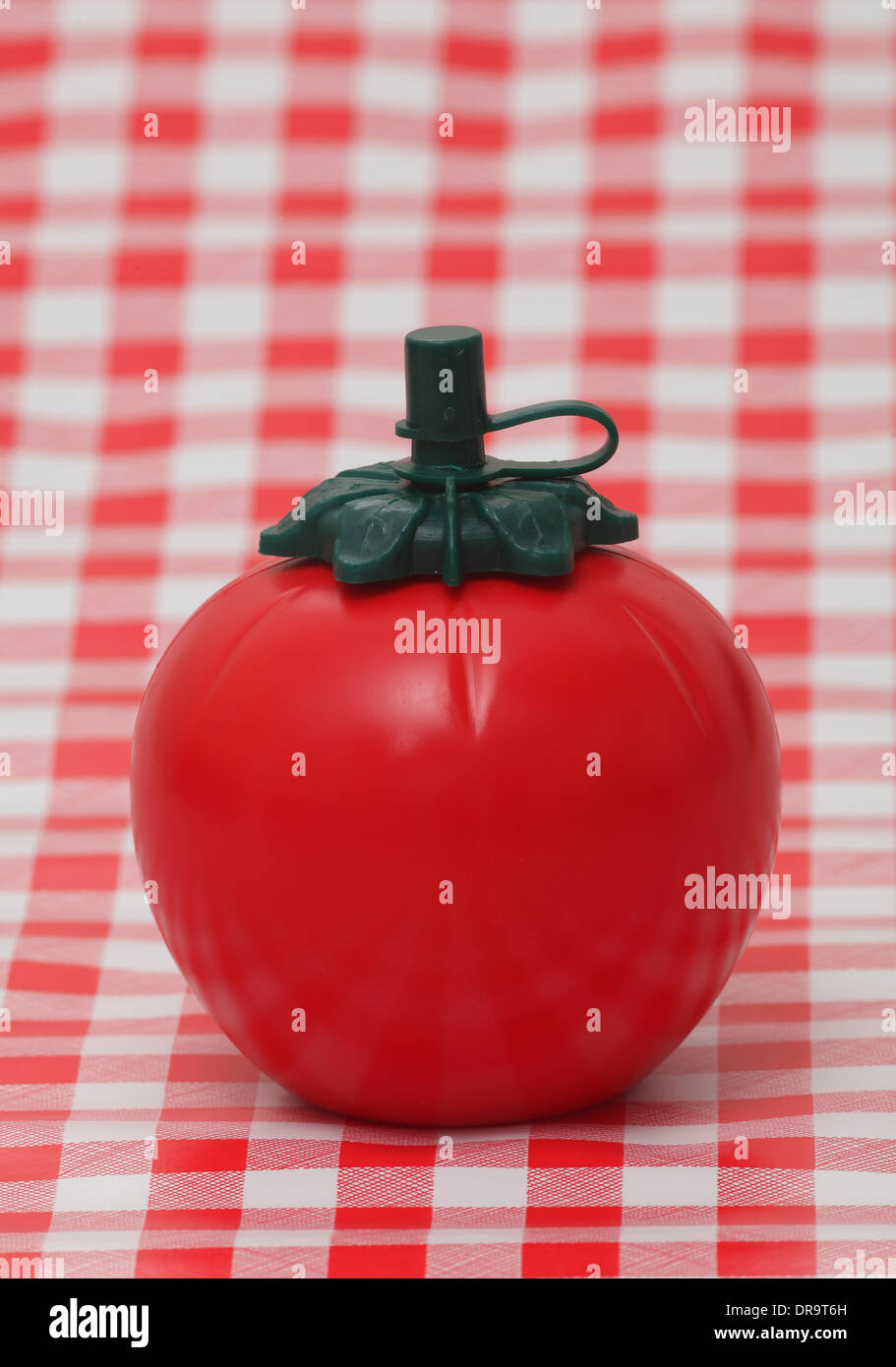 Classic plastic Squeezy Tomato Sauce Bottle Stock Photo - Alamy