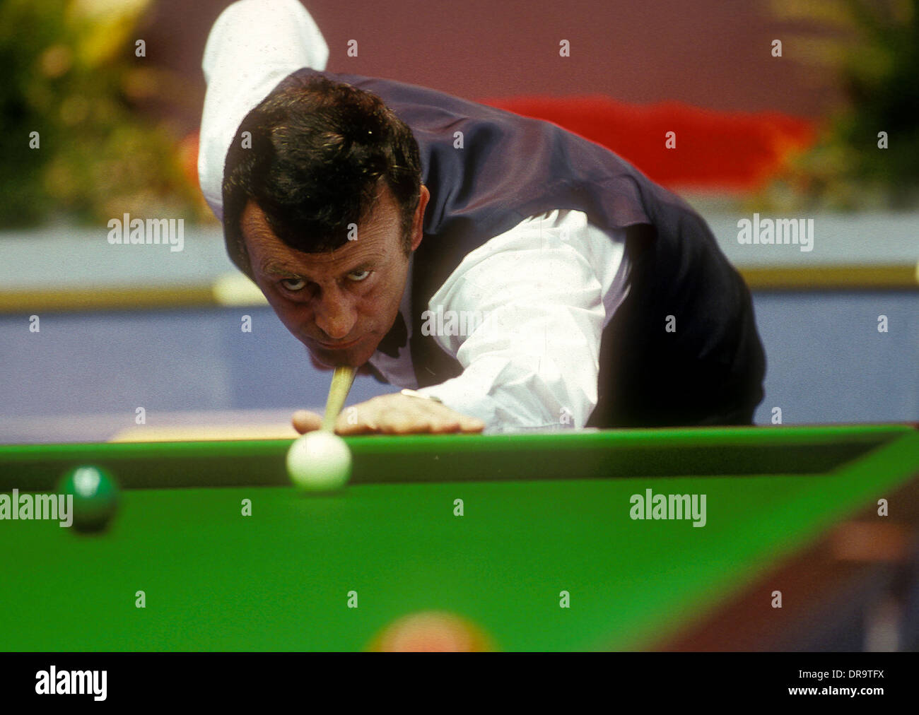 Doug Mountjoy at The Embassy World Snooker Tournament, Crucible Theatre ...