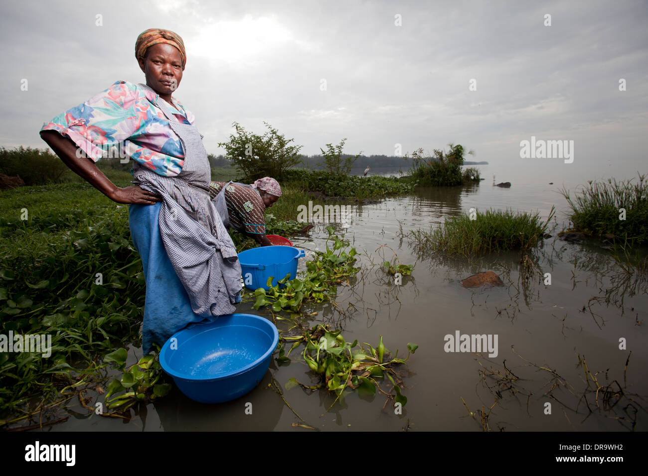 African women water hi-res stock photography and images - Alamy