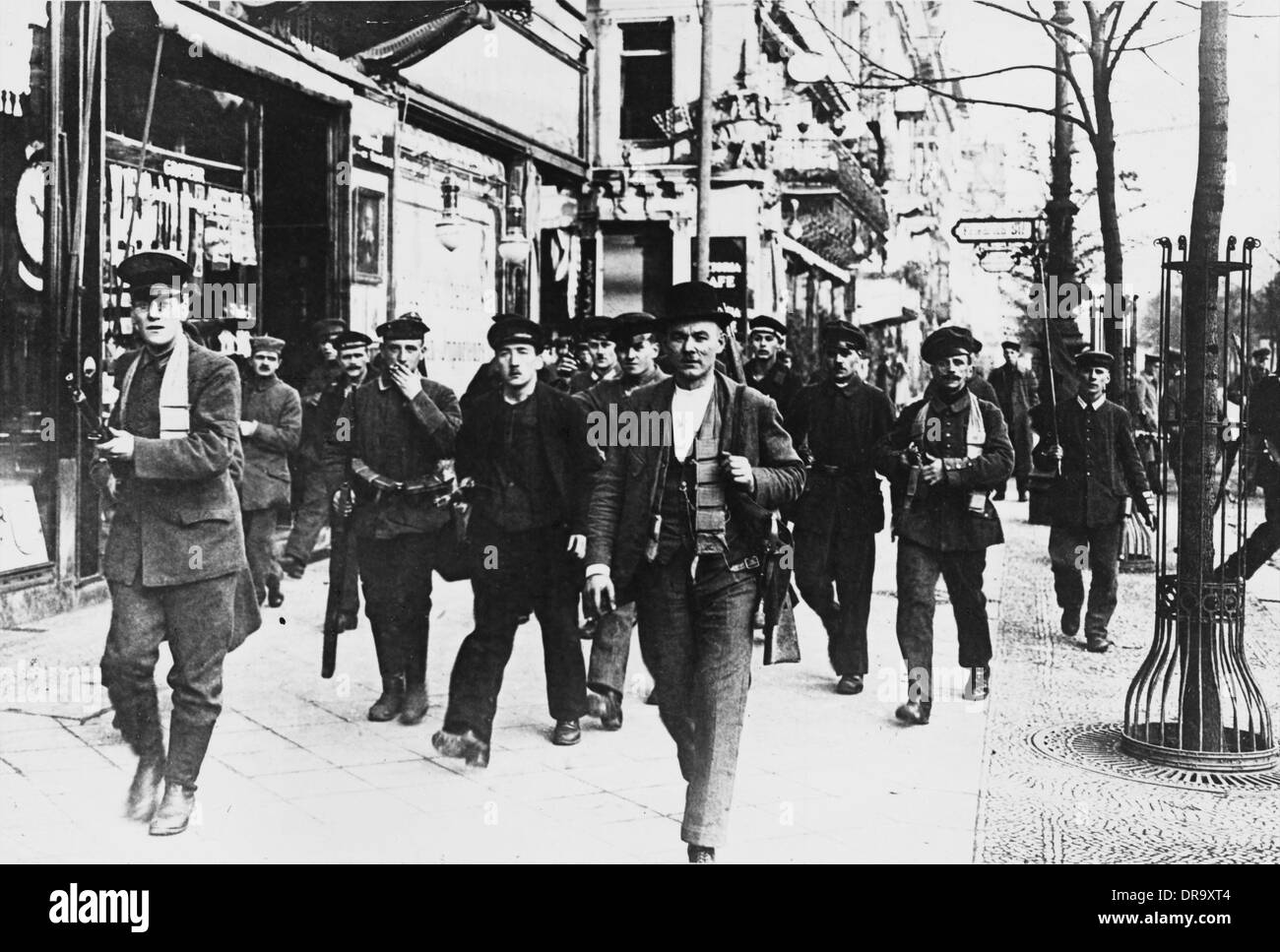 November revolution 1918 germany history Black and White Stock Photos ...
