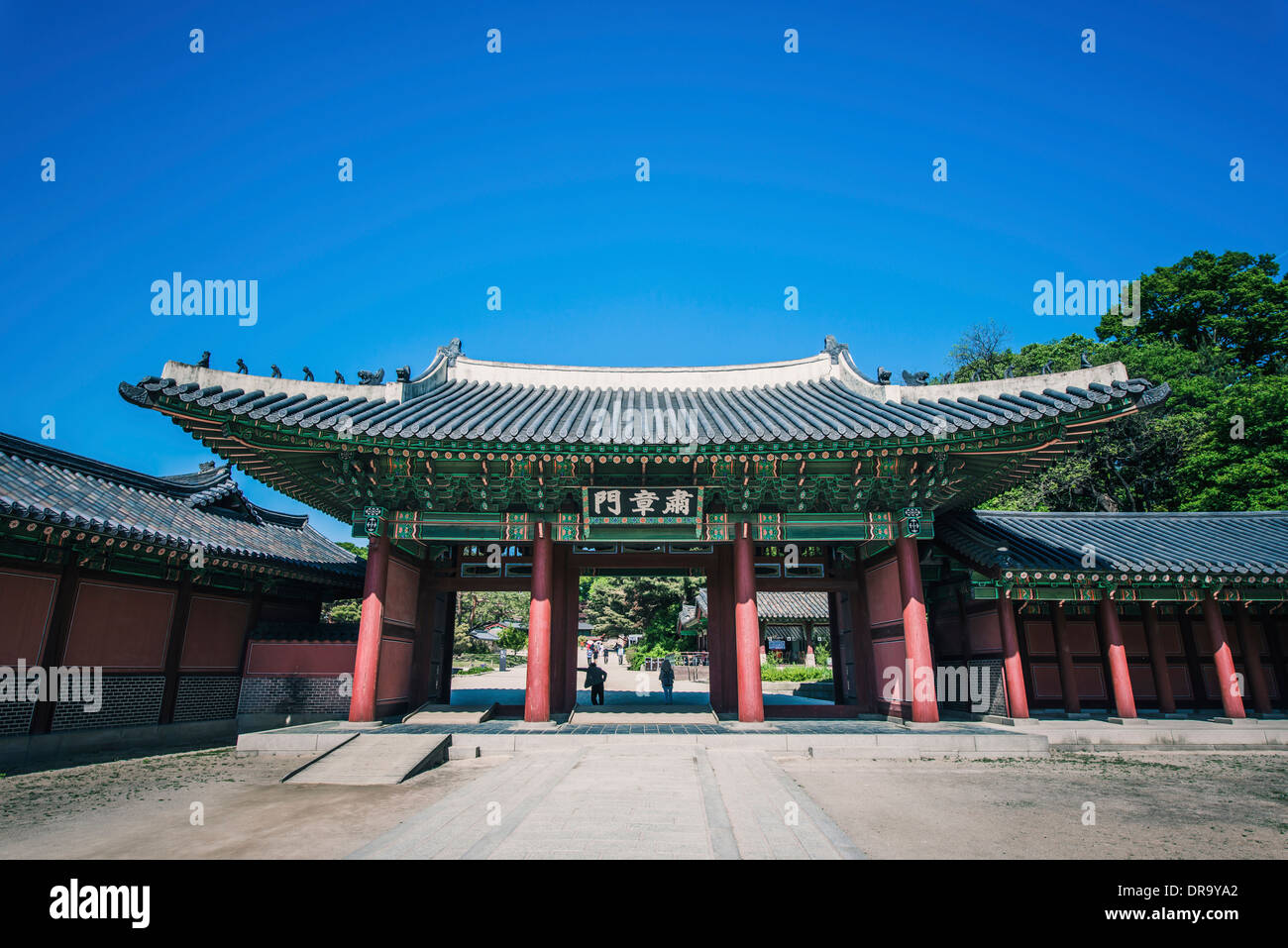 a traditional Korean building Stock Photo - Alamy