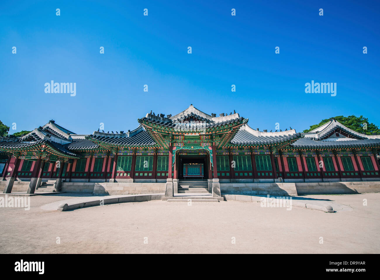 a traditional Korean building Stock Photo - Alamy