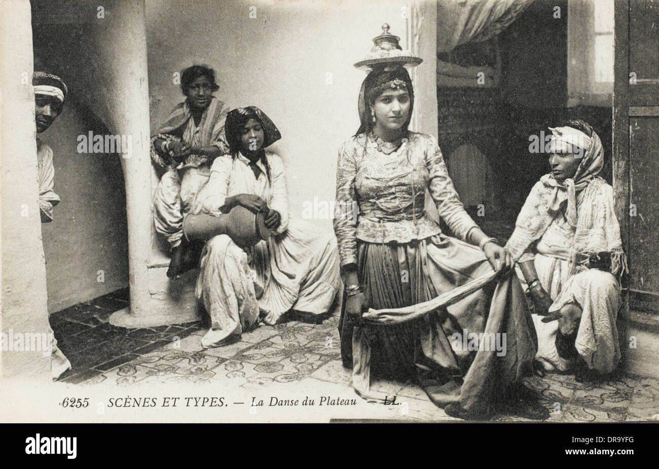 Balancing plates hi-res stock photography and images - Alamy