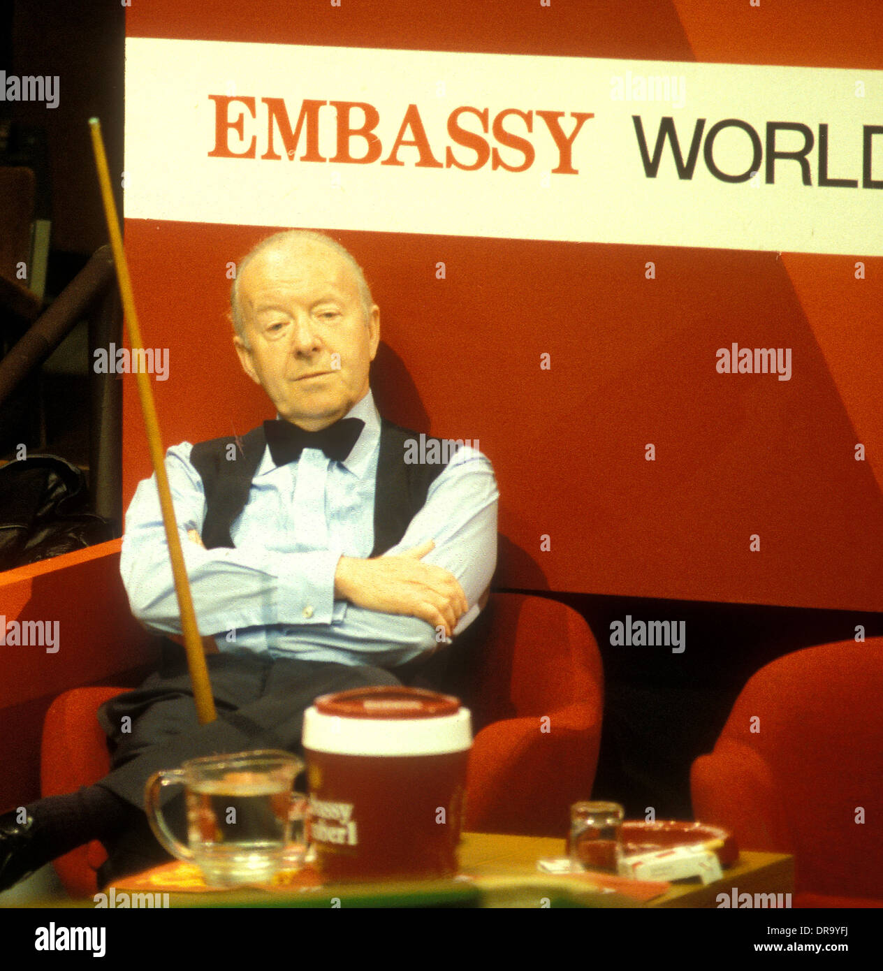 fred davis veteran at The Embassy World Snooker Tournament, Crucible ...