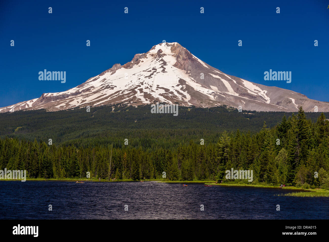 GOVERNMENT CAMP,OREGON, USA - Mount Hood and Trillium Lake Stock Photo ...