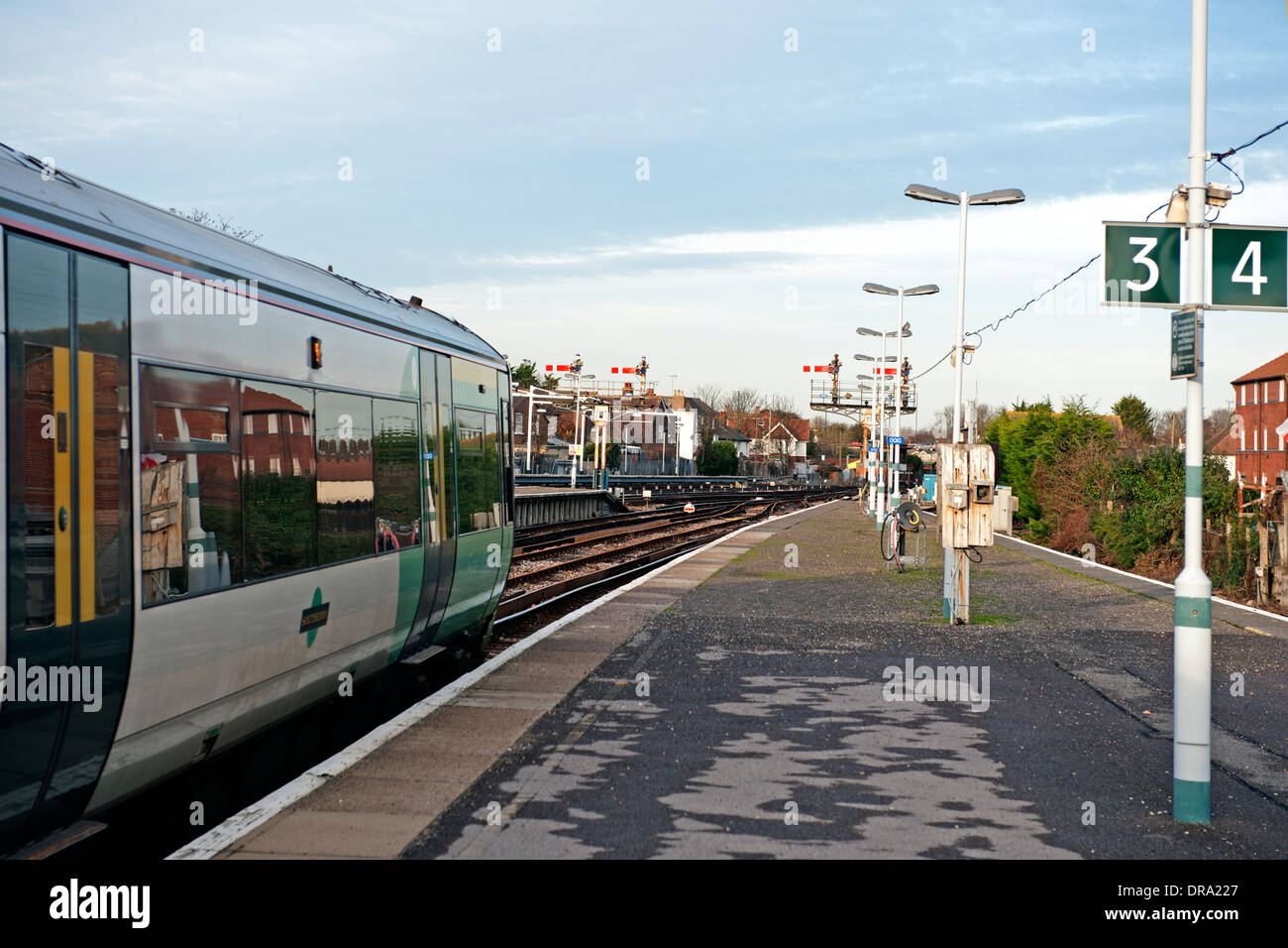 The platform starter signals at the end of the platform at Bognor Regis ...
