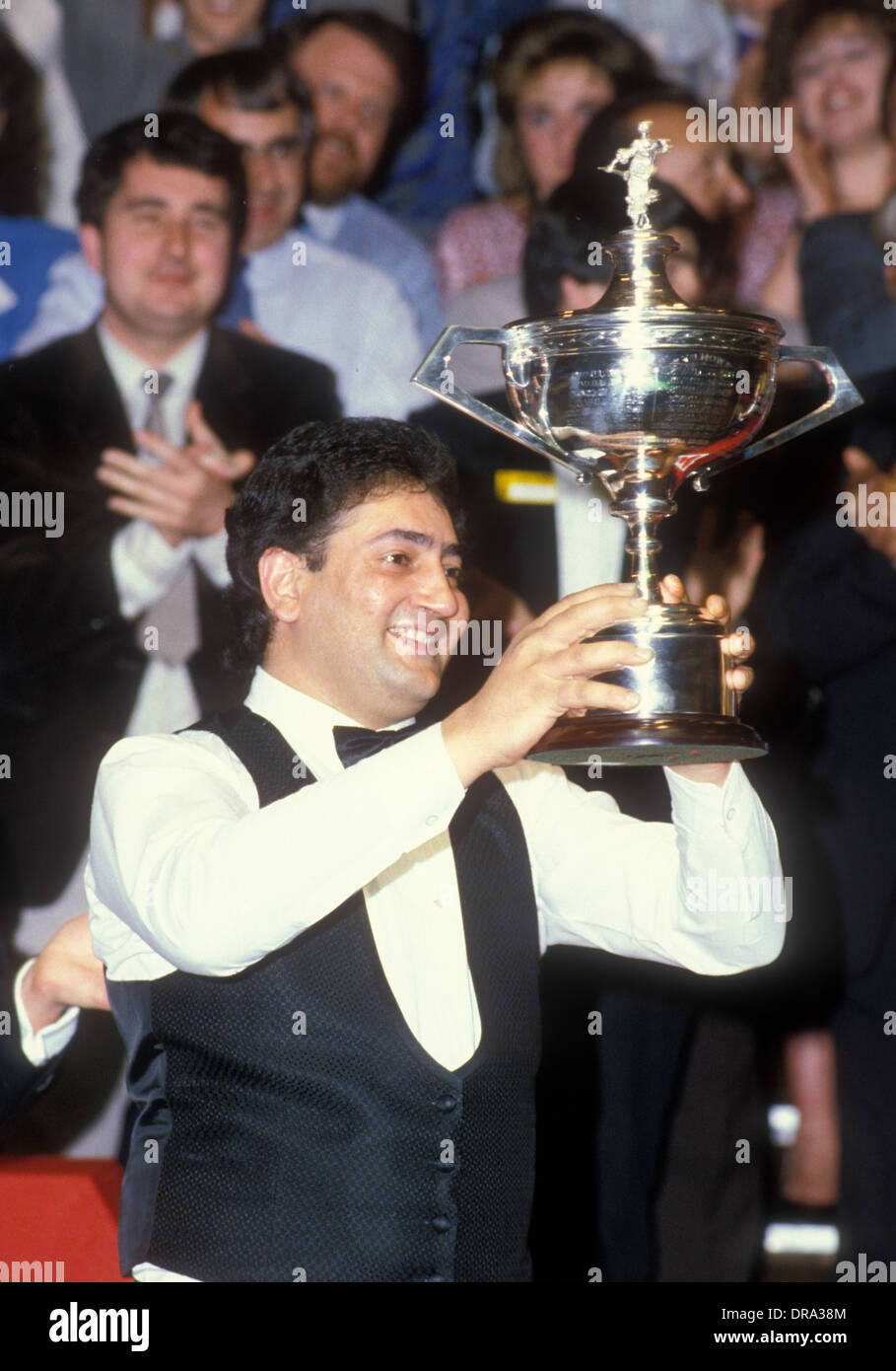 Snooker player trophy hi-res stock photography and images - Alamy