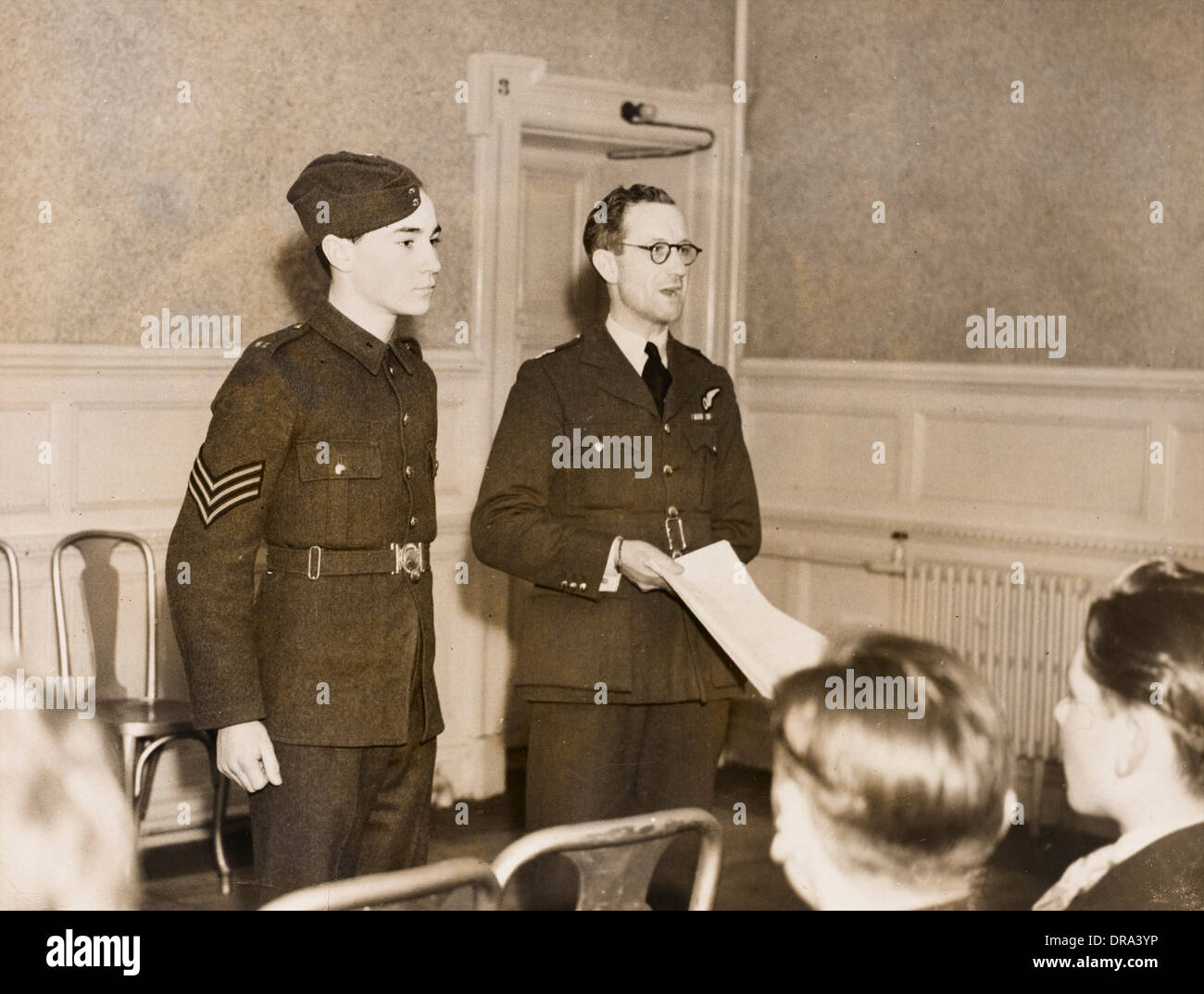 New recruit ww2 hi-res stock photography and images - Alamy