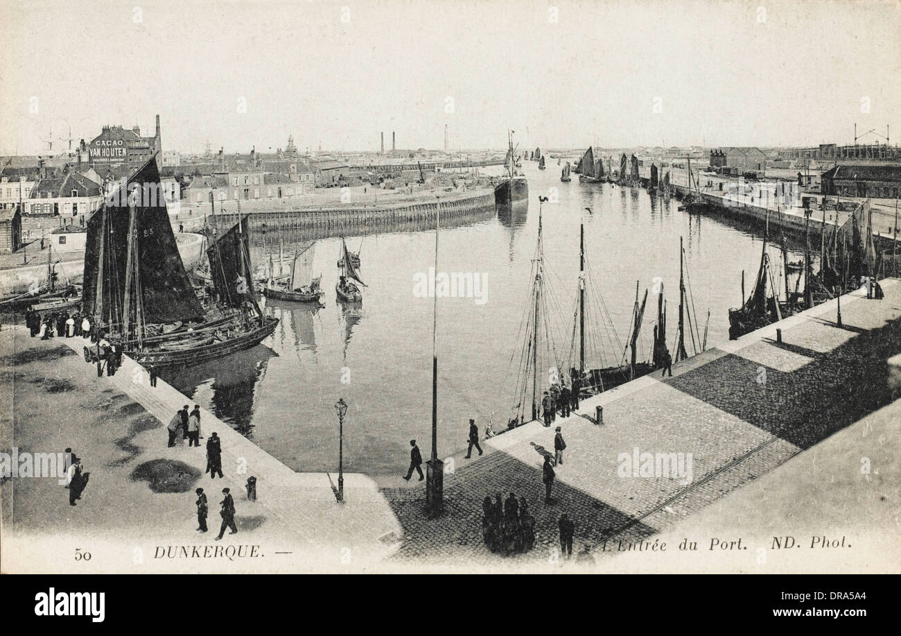 Entrance port dunkirk hi-res stock photography and images - Alamy