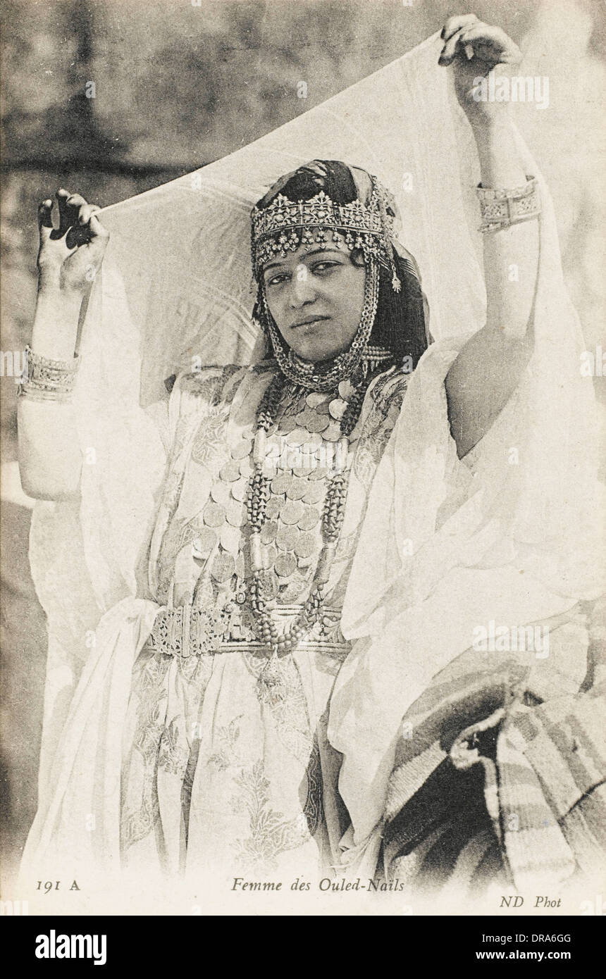 Ouled nail tribe hi-res stock photography and images - Alamy