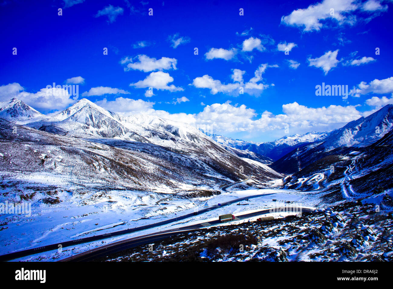 Snow covered mountain in Shangri-la, China Stock Photo - Alamy