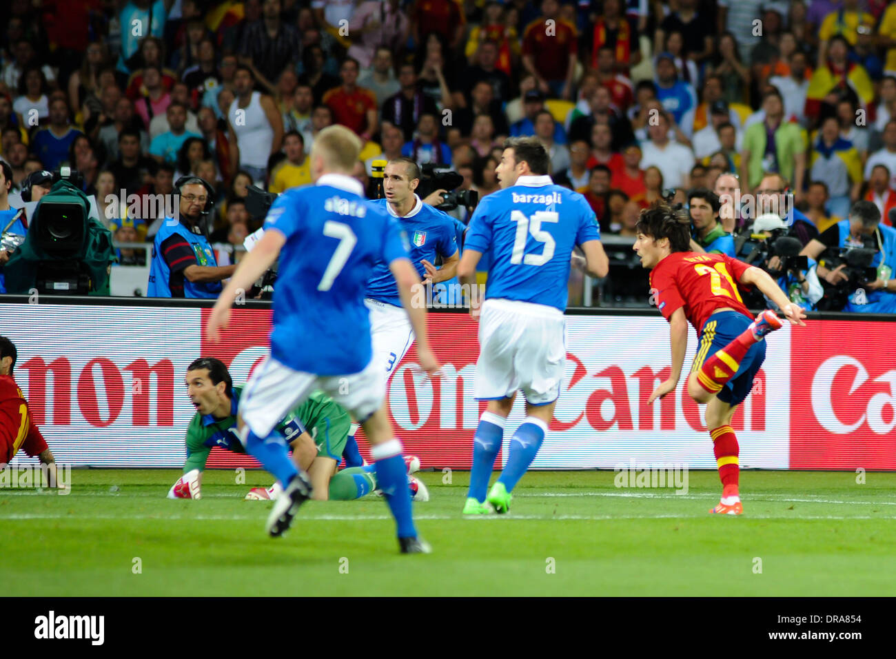 David silva uefa euro 212 final hi-res stock photography and images - Alamy