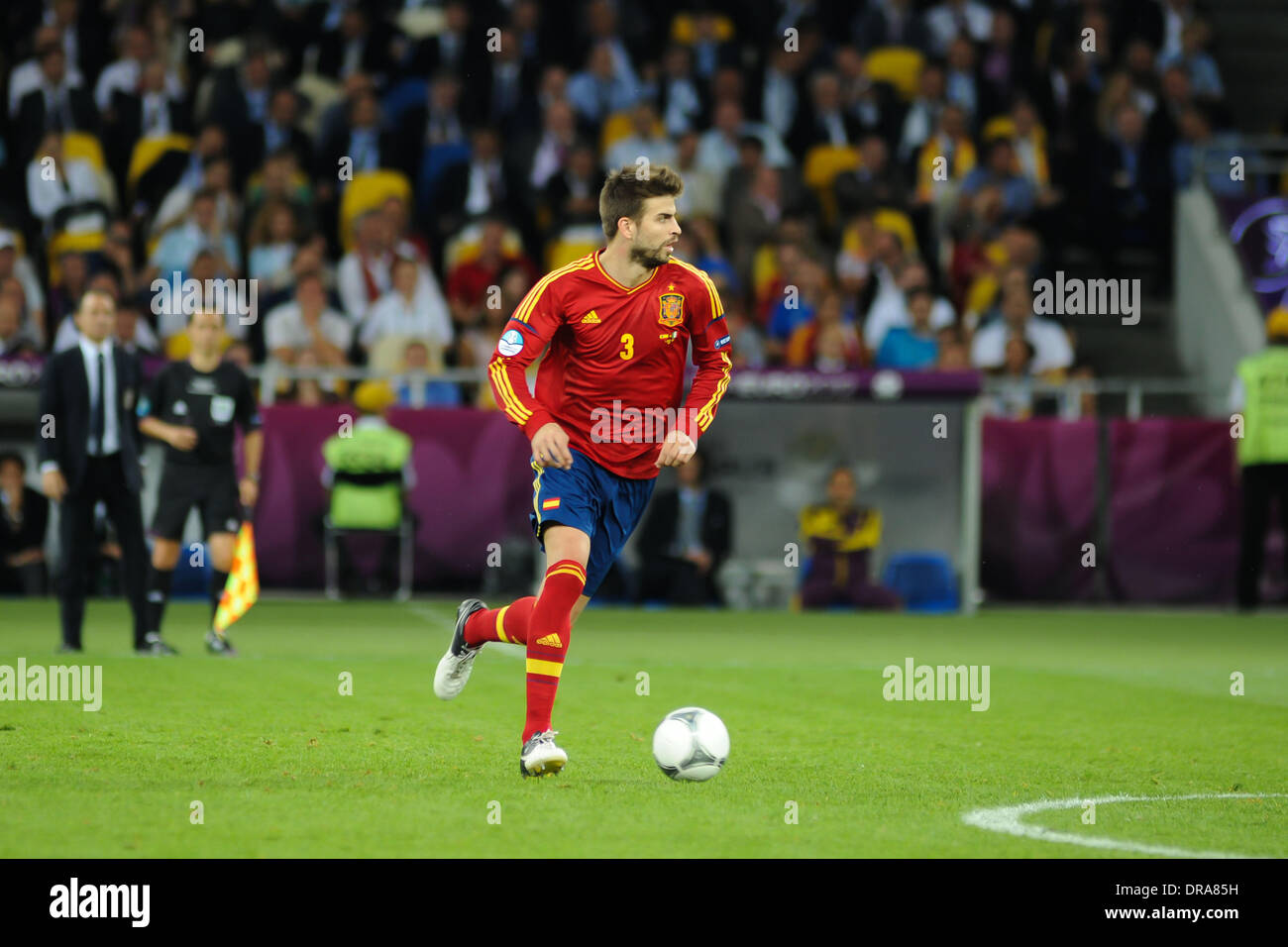 Gerard pique uefa euro 212 final hi-res stock photography and images ...