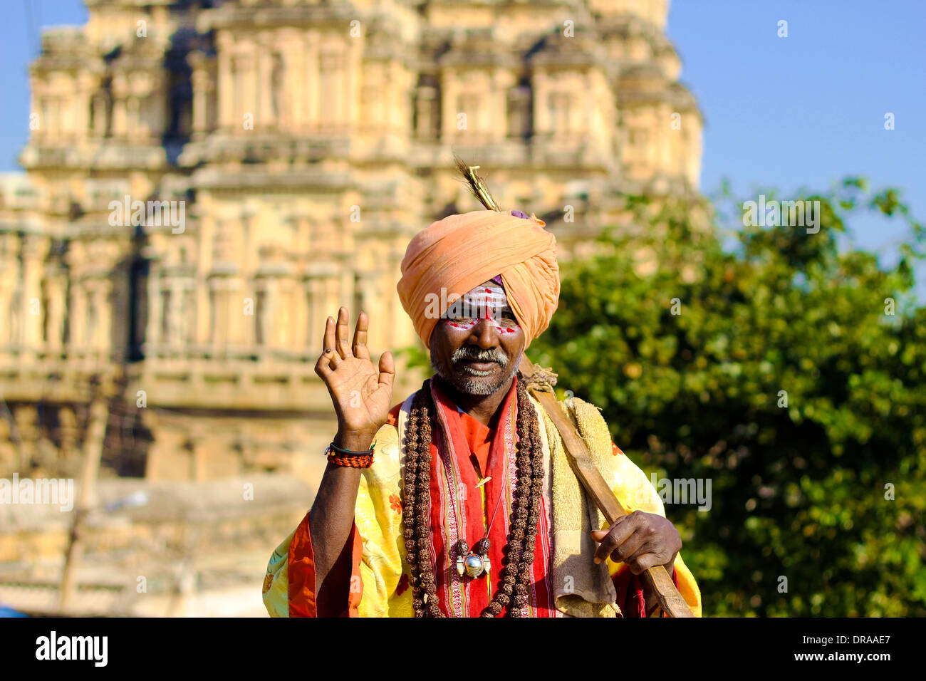 Old man wearing turban Stock Photo - Alamy