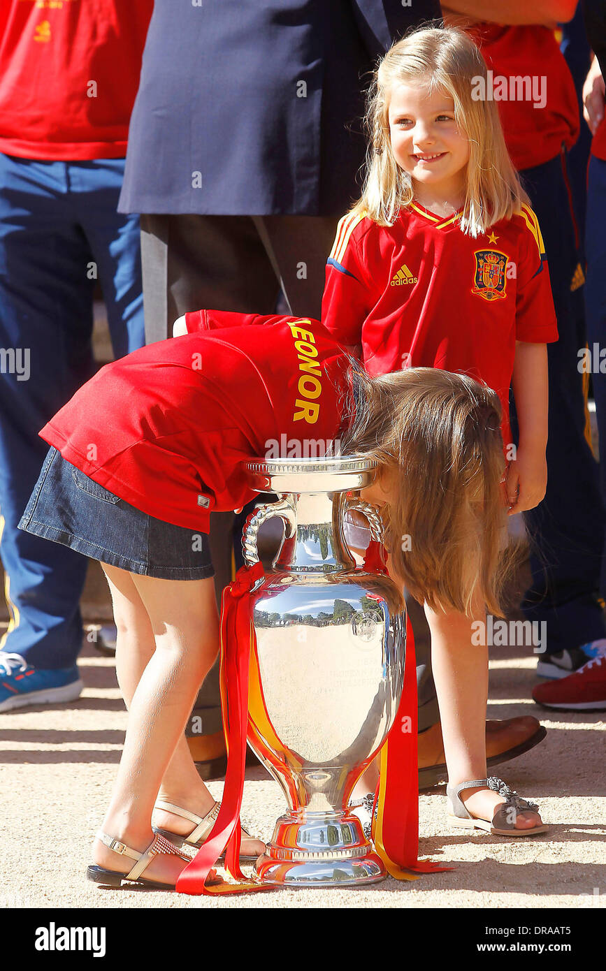 Princess Leonor and Princess Sofia with the UEFA Euro Cup The Spanish ...