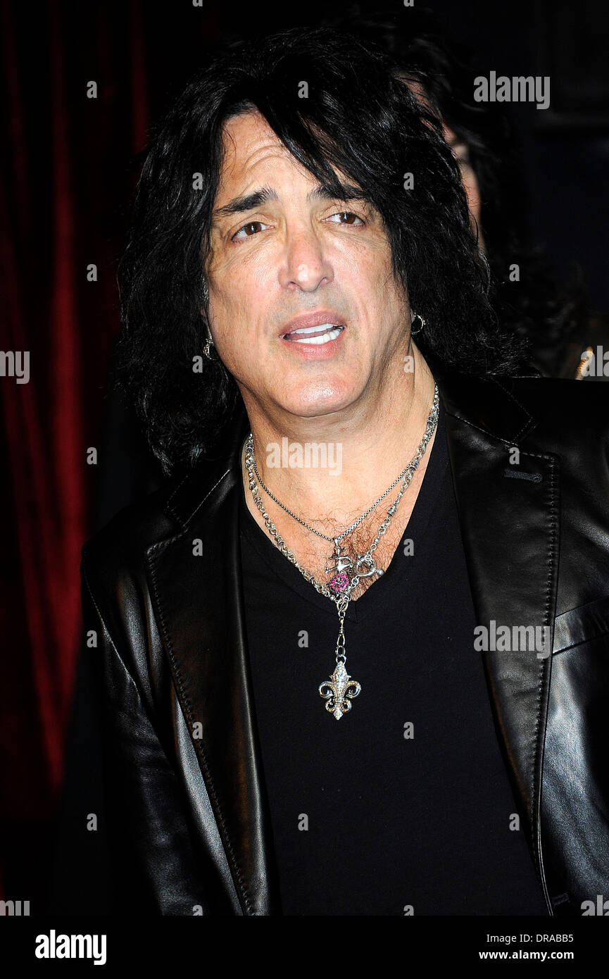 Members rock band kiss in hi-res stock photography and images - Alamy